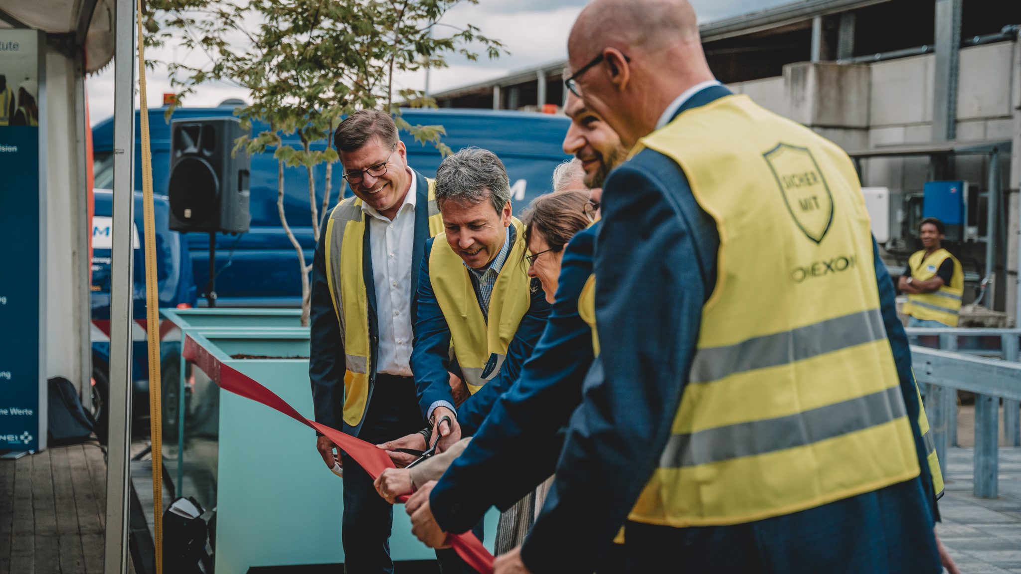 Eröffnung eines neuen Omexom Institute Standortes mit integriertem ...